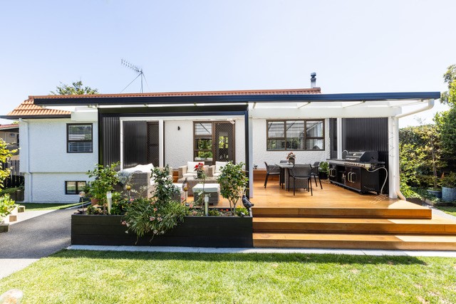 Transform Your Outdoor Oasis: A Stratco Customer Story